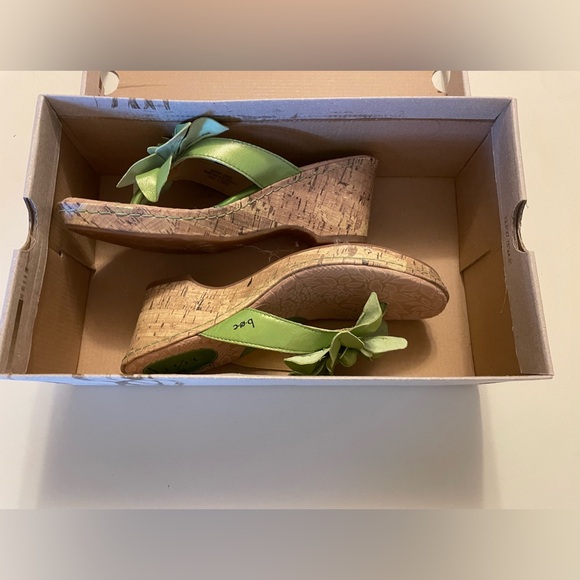 boc | Shoes | Boc Daly Green Wedge Sandals Size 9 Medium Width | Poshmark